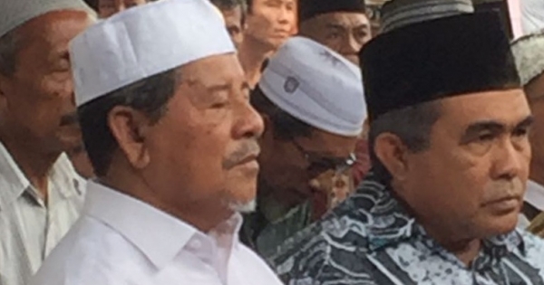 AGK Hadiri Pemakaman Imam Masjid Sultan Bacan