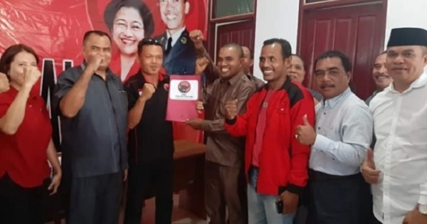 DPC Halut Terima Empat Cakada di Hari Pertama Pendaftaran DPC Halut Terima Empat Cakada di Hari Pertama Pendaftaran