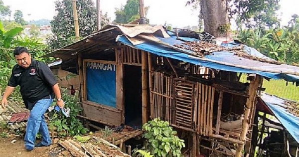 Kader Banteng Garut Bantu Bangun Rumah Untuk Janda Tua