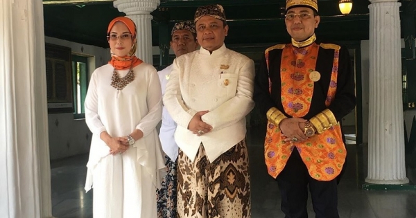 Selly: Sultan Sepuh Pemersatu Keraton di Indonesia