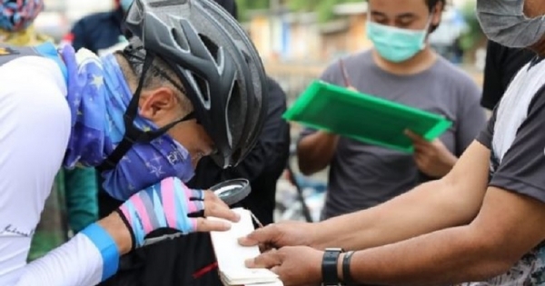 Ganjar Terpana Manakala Melihat Gambar Sketsa Mini