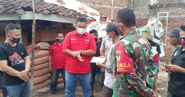 Banteng Garut Bantu Proses Pembangunan Rumah Marbot Masjid