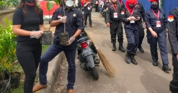 Maria Lestari Ikut Serta Dalam Gerakan Menanam Pohon