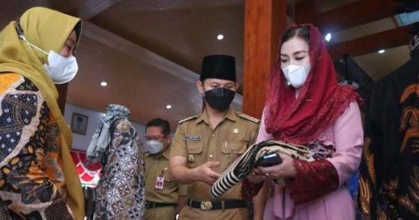 Gus Ipin Minta Anggaran Belanja untuk Masyarakat Dinaikkan