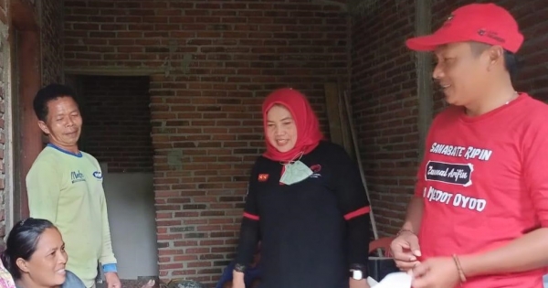 Sri Ruwiyati Kunjungi Penerima BSPS di Desa Kaliajir