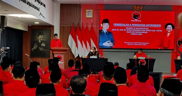 Bacaleg PDI Perjuangan Diminta Buat Resume Antikorupsi Bacaleg PDI Perjuangan Diminta Buat Resume Antikorupsi