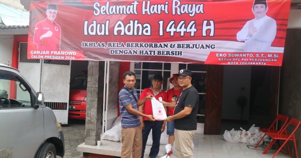 Banteng Kota Yogyakarta Bagikan 800 Paket Daging ke Masyarakat