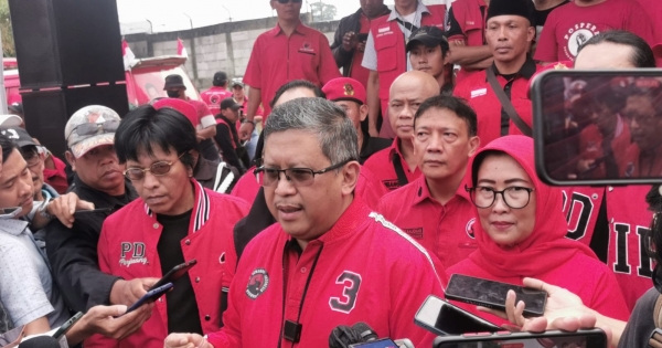 Hasto Ungkap Arahan Megawati Usai PAN dan Golkar Merapat ke Prabowo Hasto Ungkap Arahan Megawati Usai PAN dan Golkar Merapat ke Prabowo