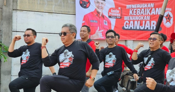 Hasto Senam Bareng Bersama Masyarakat Senen Hasto Senam Bareng Bersama Masyarakat Senen