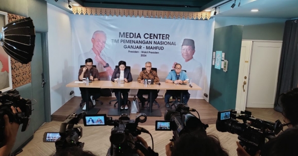 TPN Ganjar-Mahfud Gelar Diskusi Publik, Maruarar : MK Alami Masalah ... TPN Ganjar-Mahfud Gelar Diskusi Publik, Maruarar : MK Alami Masalah ...