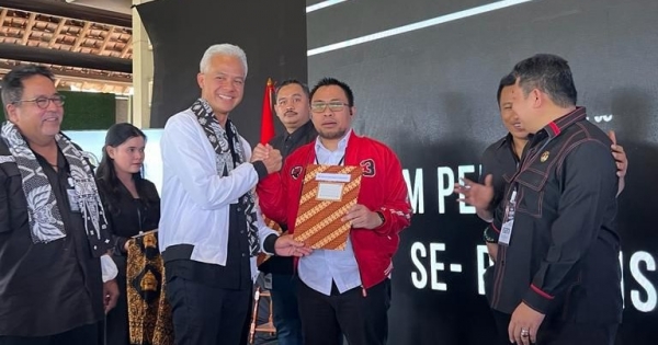 Ganjar Pranowo Lantik Wanto Sugito Jadi Ketua TPC Tangsel
