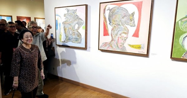 Megawati Kunjungi Pameran Seni Butet, Disambut Patung Kurus Mirip Petruk