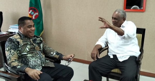 Demianus Hattu Desak Jalan Poros dari Pelabuhan Haria ke Saparua Kota ...