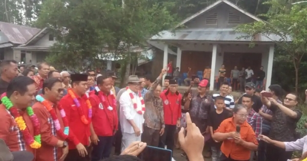Hasan Basri Sagala Kampanye Bersama Paslon PDI Perjuangan di Nias Bara