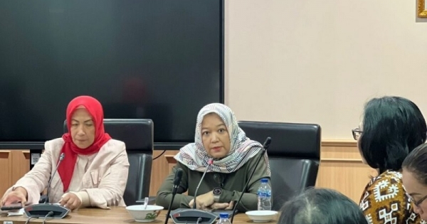 Yuke Yurike dan Wa Ode Herlina Terima Aduan Warga soal Kenaikan Tarif Air