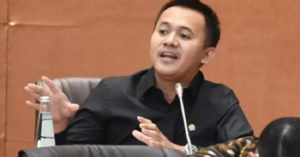 Mufti Anam Sebut Menteri Koperasi Budi Arie Tak Sejalan dengan Presiden ...