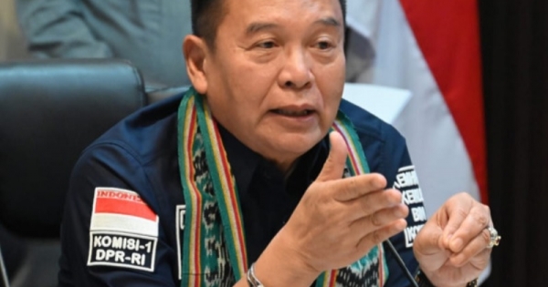 Waspada #KaburAjaDulu, TB Hasanuddin: Pemerintah Perlu Percepat ...
