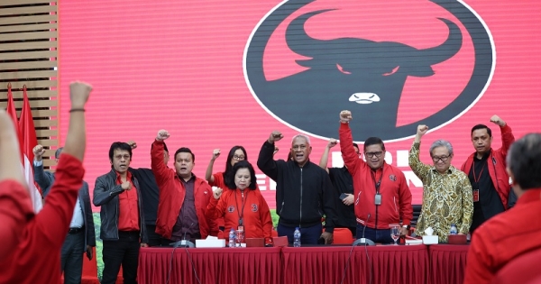 Komarudin Watubun: Pemecatan Jokowi dan Keluarga dari PDI Perjuangan ...