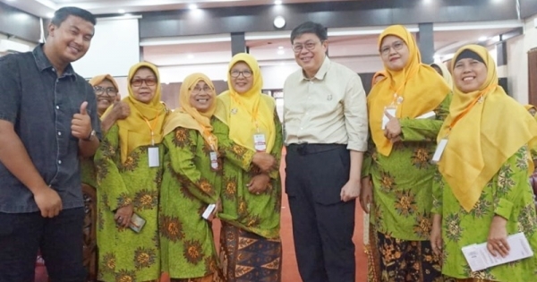 Alex Indra Lukman Ajak Perempuan Perkuat Peran Ibu