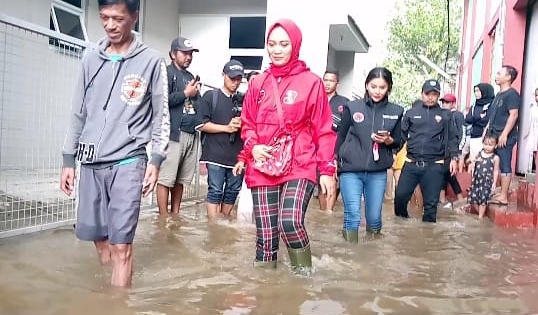 DPC PDI Perjuangan Kabupaten Bandung Gerak Cepat Bantu Korban Banjir