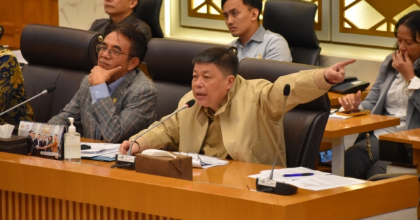 Alex Indra Lukman Desak Kepastian Serapan Gabah oleh Bulog