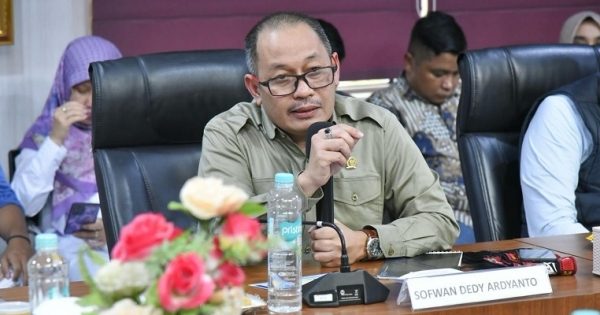 Sofwan Dedy Ardyanto Apresiasi dan Semangati Petugas Haji Seksi Transportasi di Makkah