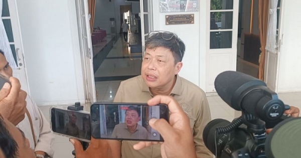 Alex Indra Lukman Minta Pemerintah Tinjau Ulang Izin Pengelolaan Hutan di Pulau Sipora