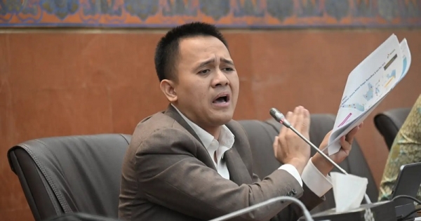 Mufti Anam Kritisi Slogan PT Pertamina Patraniaga: Akses BBM Untuk ...