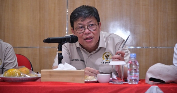 Alex Indra Lukman Siap Fasilitasi Pertukaran Ilmu Antara Petani Sumbar ...