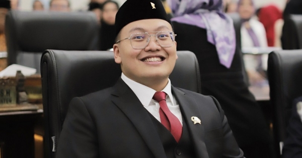 Abraham Garuda Laksono Tegaskan Gen Z Jaga Demokrasi dari Politik ...