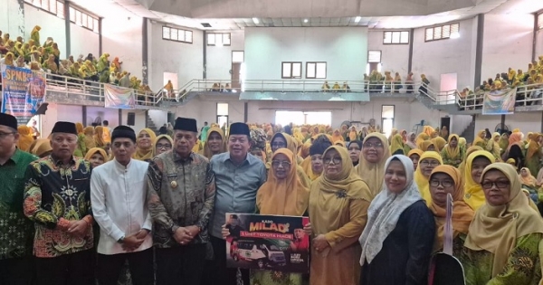 Alex Indra Lukman Hadiahkan Mobil Hiace Kepada PWA Sumbar di Milad ke ...