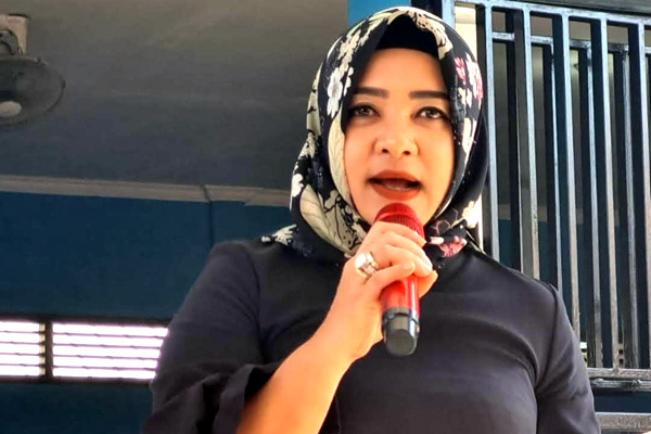 DeAr Jelaskan Makna Yang Terkandung Dalam Gotong Royong DeAr Jelaskan Makna Yang Terkandung Dalam Gotong Royong