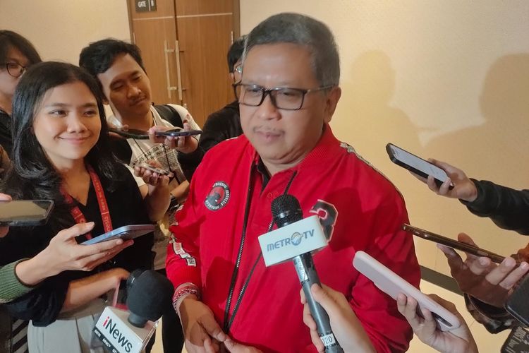 Hasto Paparkan Pelatihan Jurkam Ganjar untuk Bangun Militansi Hasto Paparkan Pelatihan Jurkam Ganjar untuk Bangun Militansi