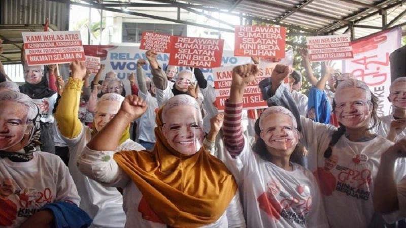 Emak-emak hingga Pedagang Relawan Prabowo di Sumsel Dukung Ganjar di Pilpres 2024
