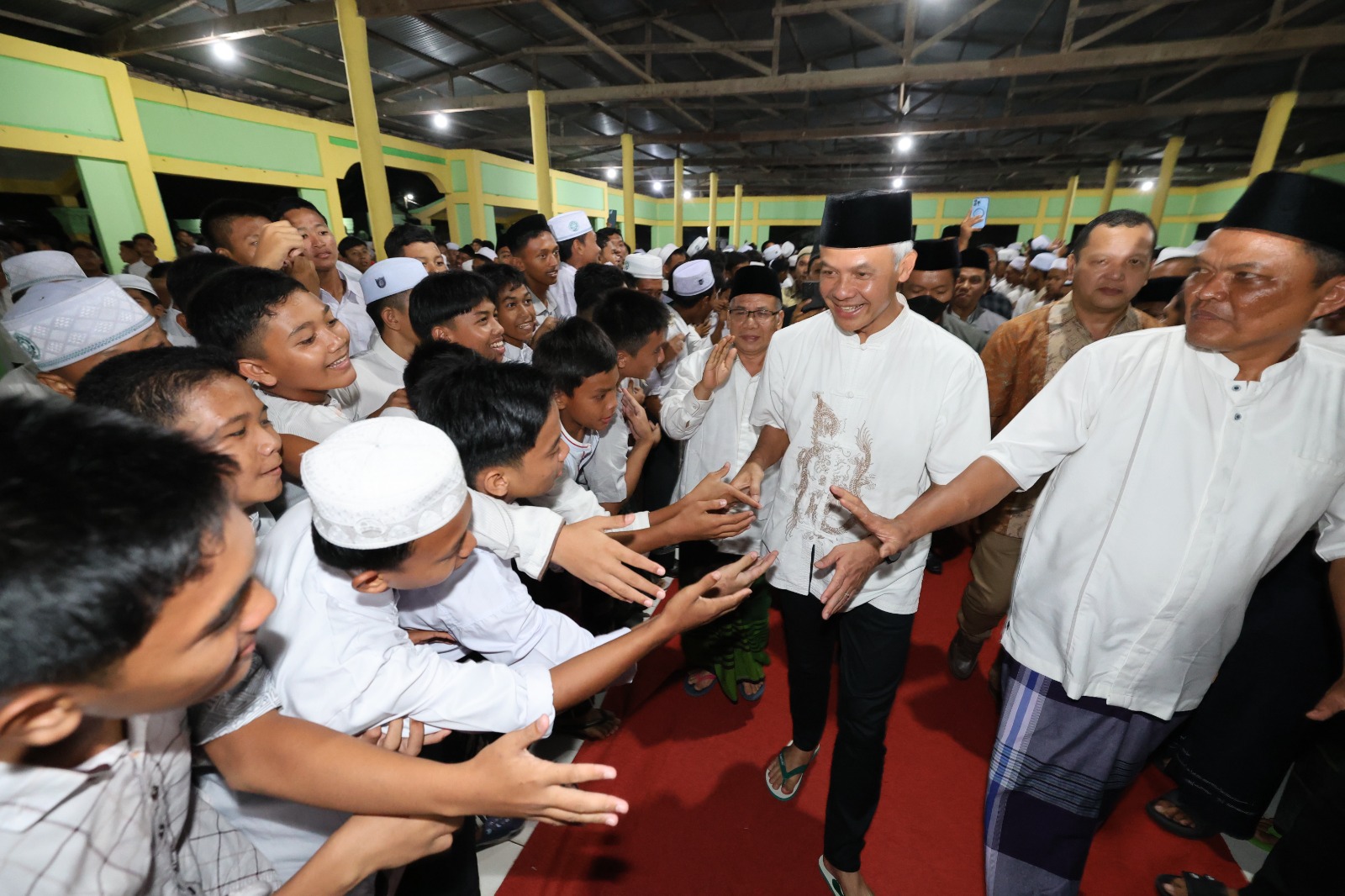 Ribuan Santri Ponpes Darularafah Raya Doakan Ganjar Jadi Presiden RI
