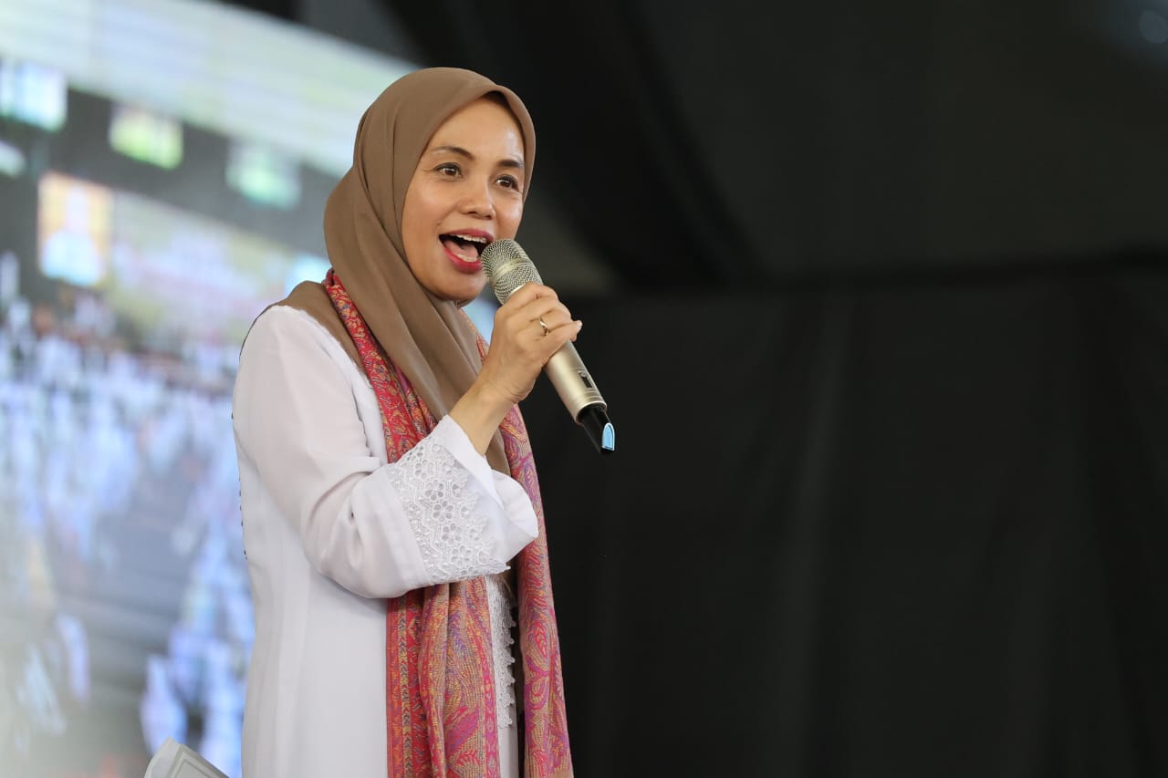 Atikoh Ganjar Istighosah Bareng KH Idris Hamid Pasuruan: Doakan Ganjar ...