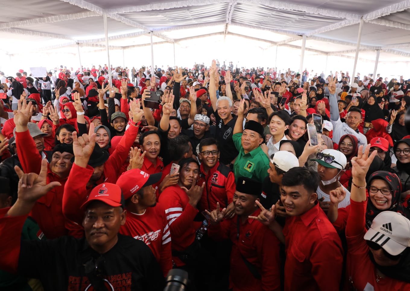 Relawan Ganjar-Mahfud Bagama Jawa Barat Gelar Pasar Murah Relawan Ganjar-Mahfud Bagama Jawa Barat Gelar Pasar Murah