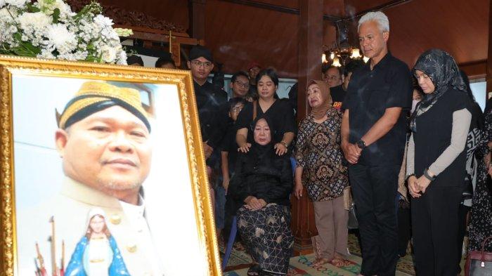 Sampaikan Rasa Duka, Ganjar Kenang Sosok Blacius Subono Sebagai Seniman ...