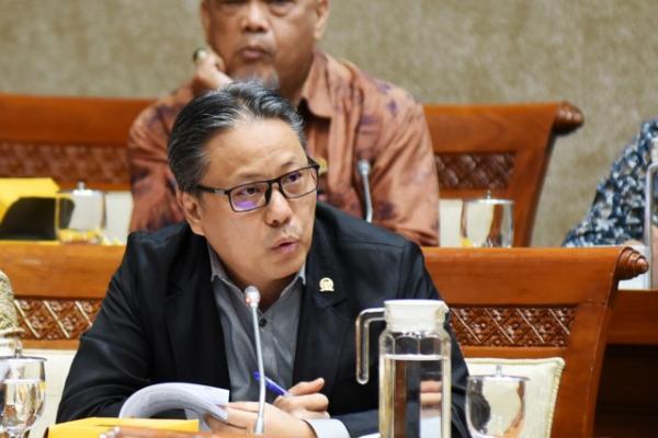 Dolfie Kritisi Defisit APBN 2025, Tertinggi Sepanjang Transisi Pemerintahan Dolfie Kritisi Defisit APBN 2025, Tertinggi Sepanjang Transisi Pemerintahan