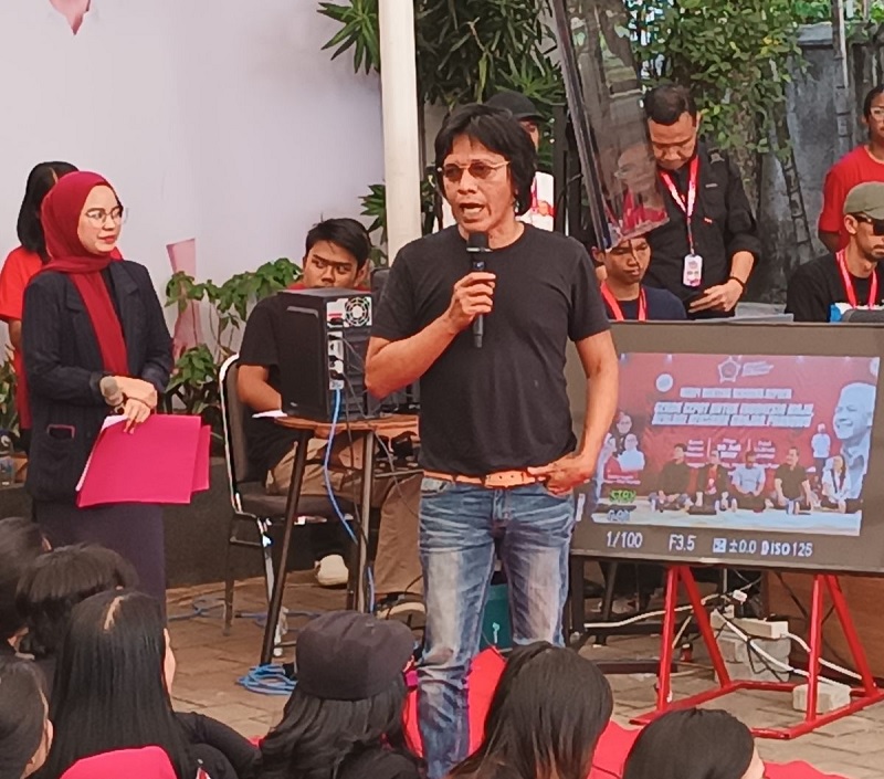 Logo HUT ke-78 RI, Adian: Clear Presiden RI ke-Delapan Kemeja Garis-Garis