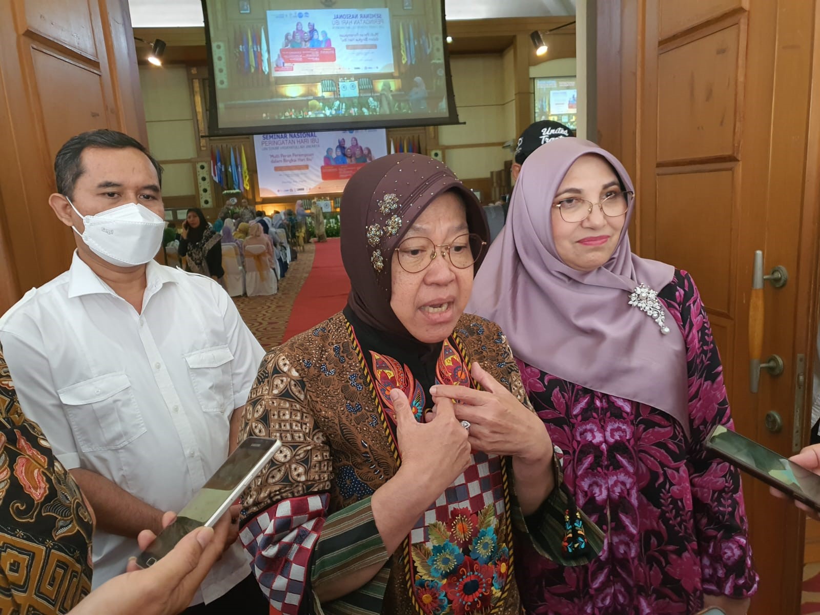 Risma: Banyak Tantangan Angkat Derajat Perempuan